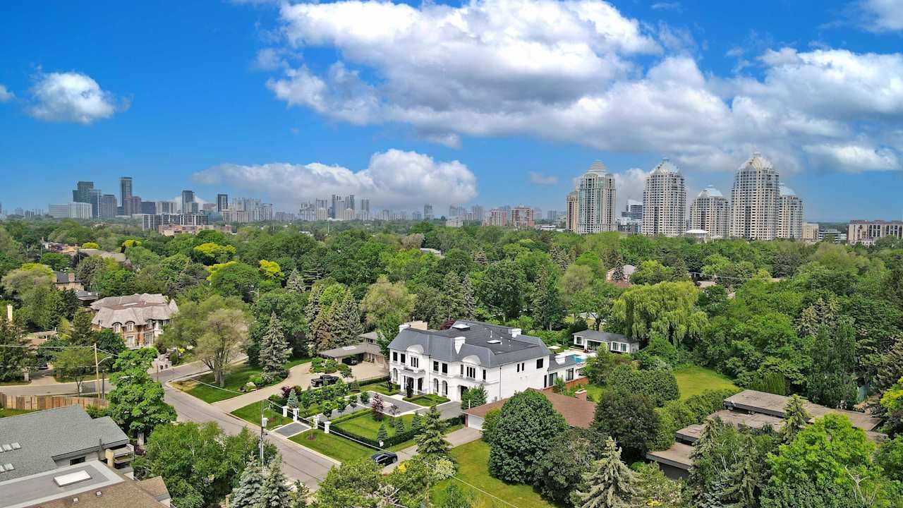 Attractions in Bayview Village Toronto - lux properties